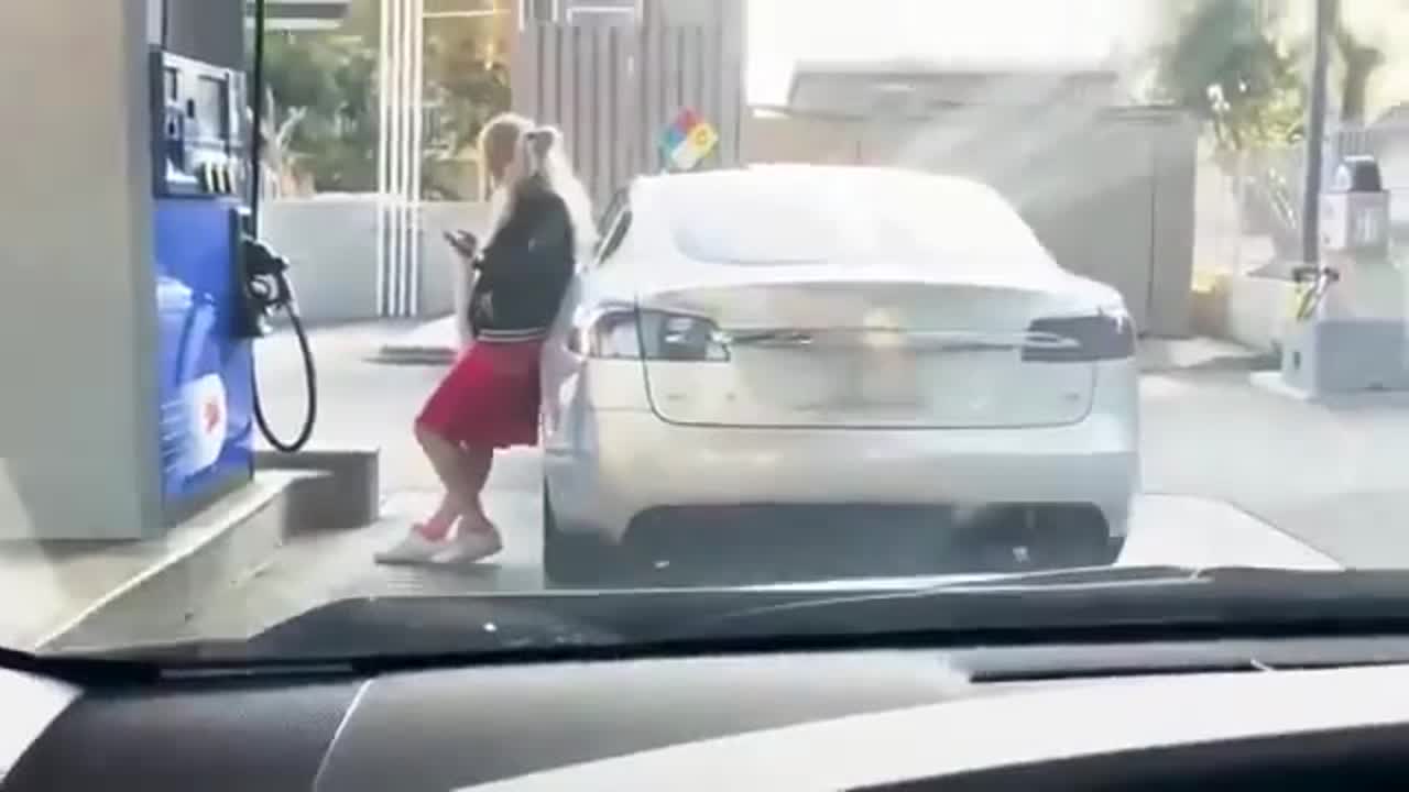 Tesla — Видео от AJ.ru | ВКонтакте